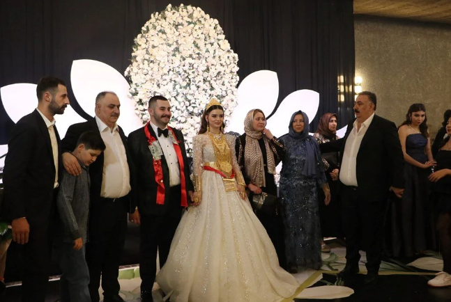 Urfa’da İzol Aşireti düğünü: 7 kilo altın, 5... | Rudaw.net